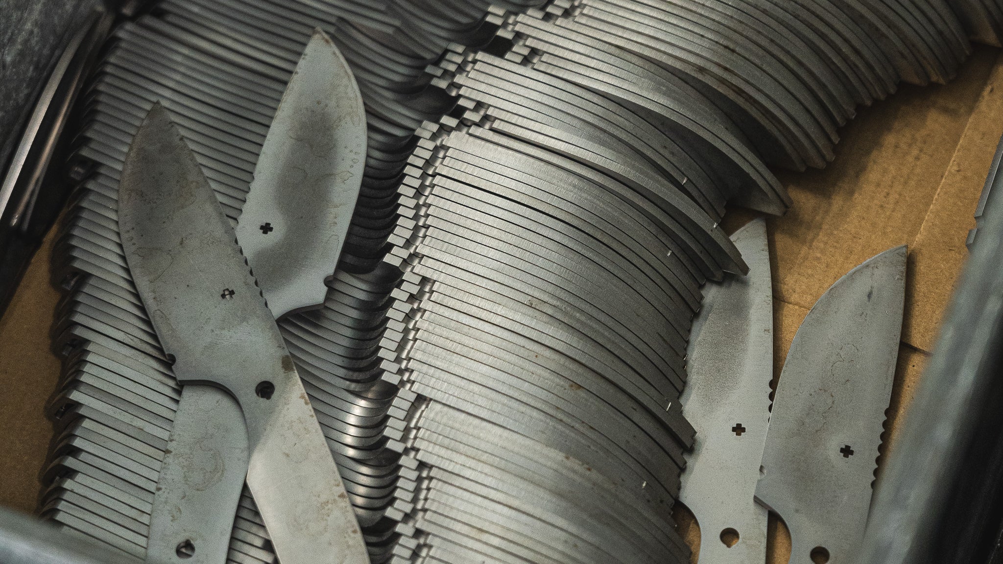 The difference between a full tang and an half tang – BregagliaKnife